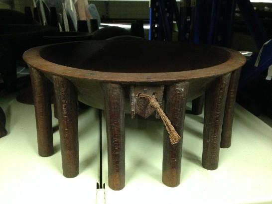 2012-12-11 - Fiji Museum - Carved grog basin used in Samoa