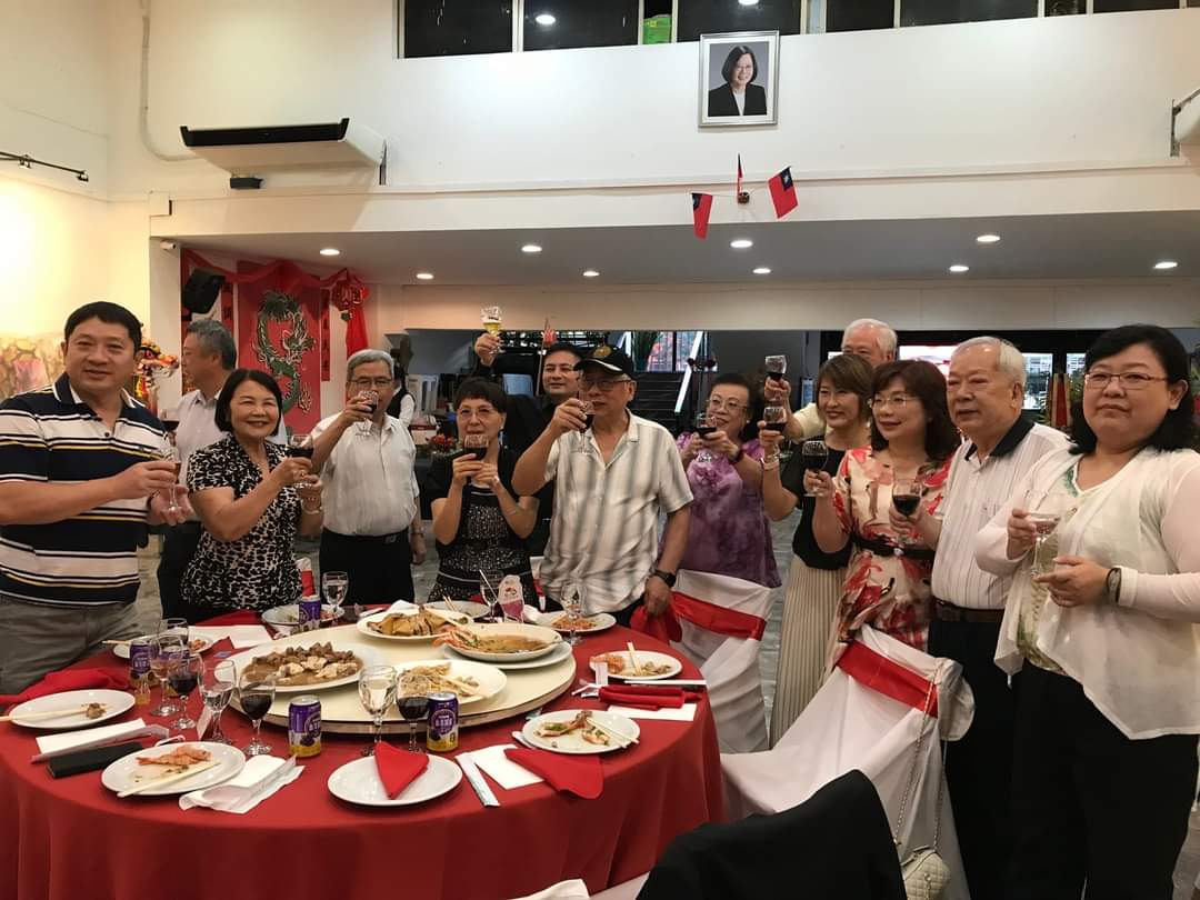 Horario de atención de por otros sectores: lunes a viernes de 9hs a ...