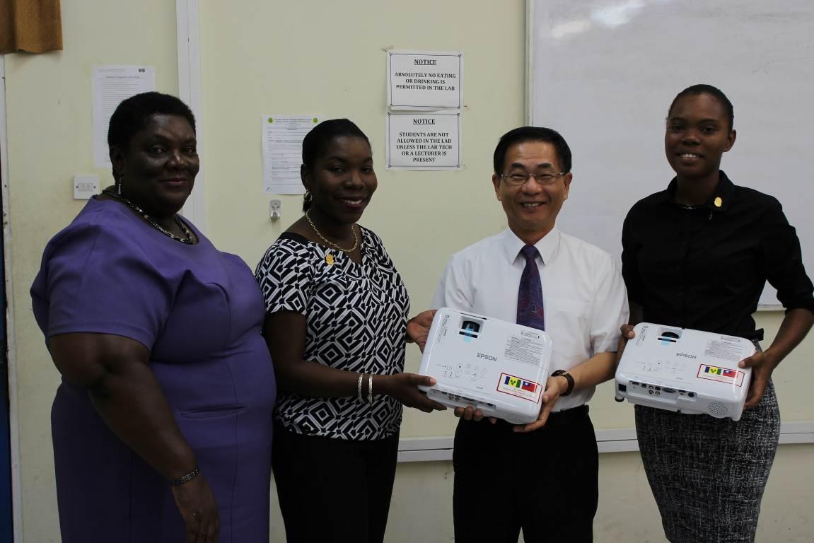 ROC Embassy in SVG hands over projectors to St... - Embassy of the ...