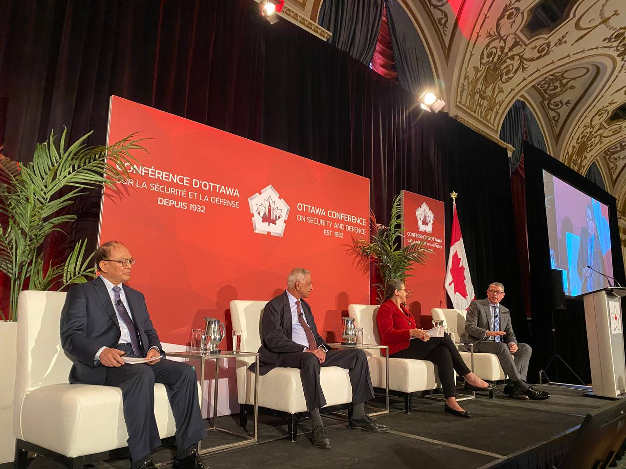 photo_6080132777585522404_y