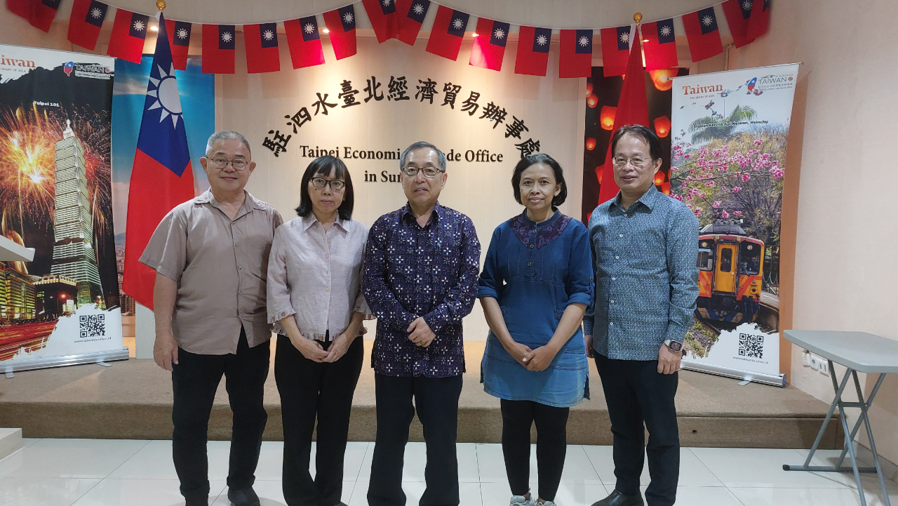 Director General Isaac Chiu diwawancarai oleh The Epoch Times Indonesia