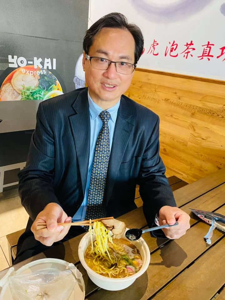 Director-General Robert Lo visited Kung Fu Tea... - Taipei Economic and ...