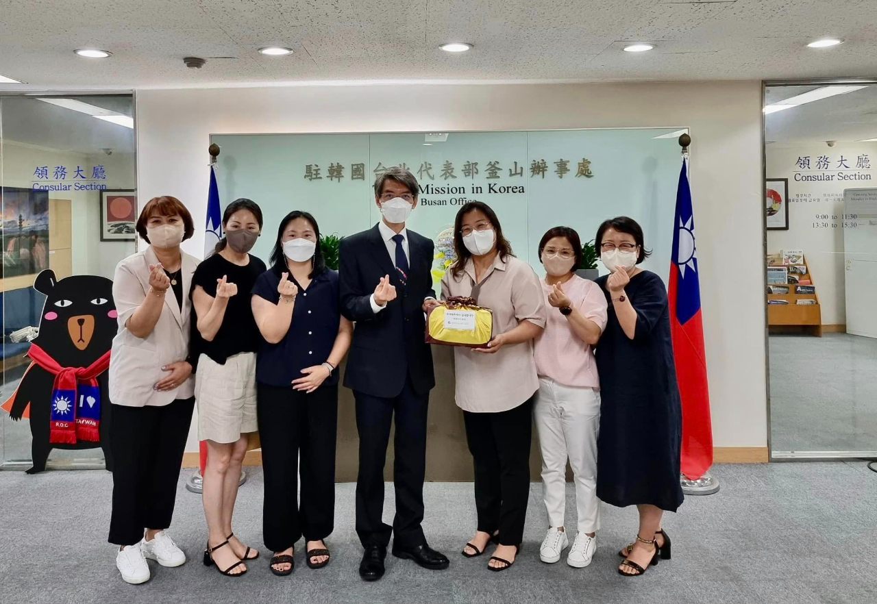 린천푸 처장, UN평화기념관 지원봉사단 접견 - Taipei Mission in Korea, Busan Office ...